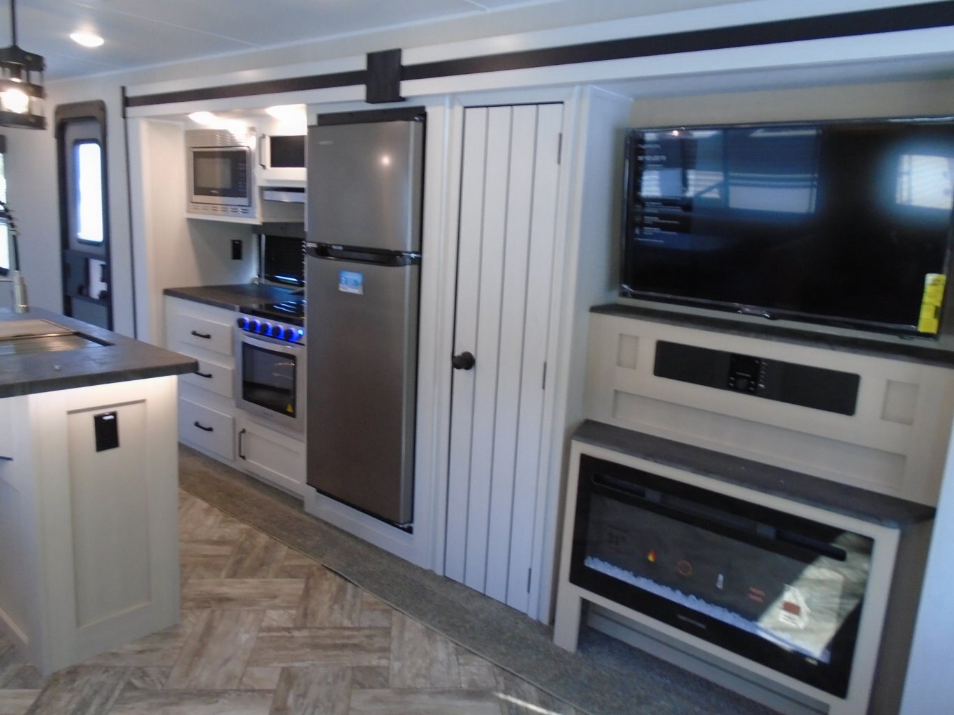 Puma 32 MBDS | Andy's RV, Trailer dealer in Arnprior, Ottawa, Ontario ...