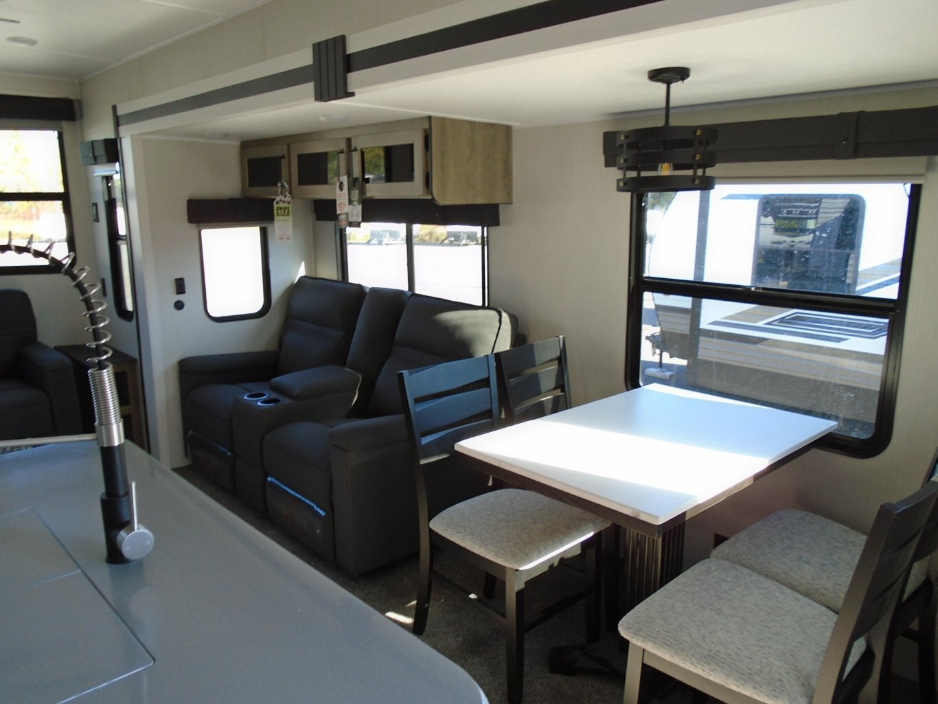 Puma 37 PFL | Andy's RV, Trailer dealer in Arnprior, Ottawa, Ontario ...