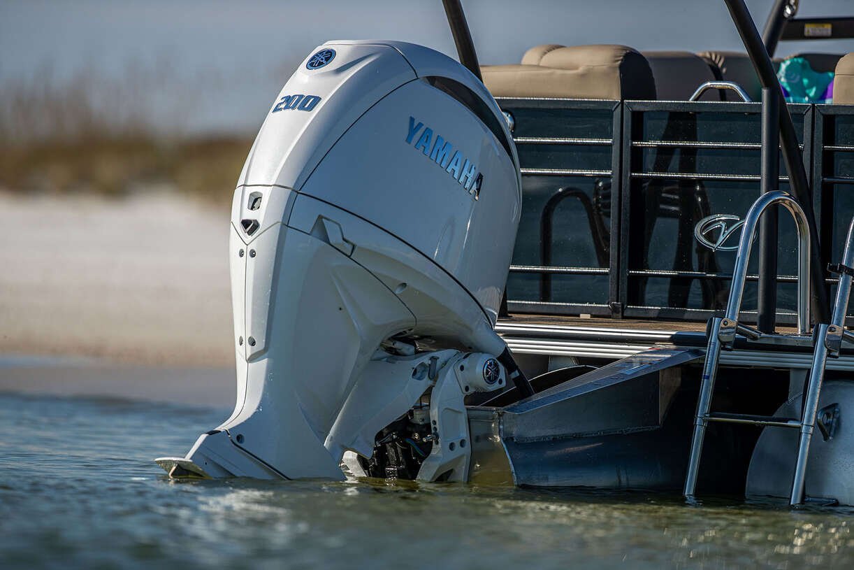 Yamaha F200 White | Home | Fenelon Falls Marina | Fenelon Falls, ON ...