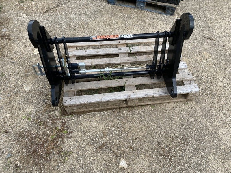 HLA JOHN DEERE TO ALO ADAPTOR | 746 | Maxwell Farm Service | Maxwell ...