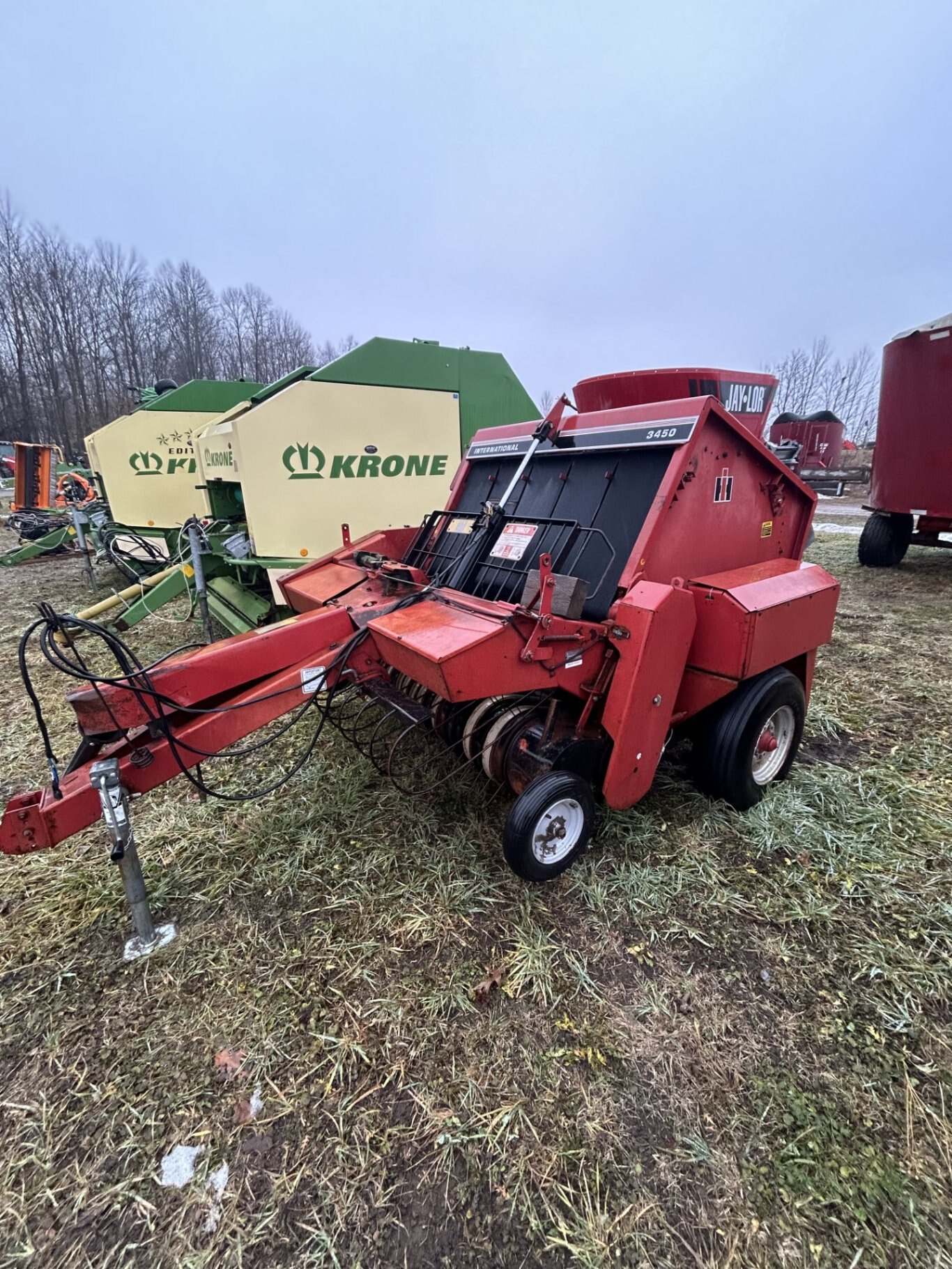 International 3450 Round Baler | Bromley Farm Supply Ltd - 1.613.649 ...