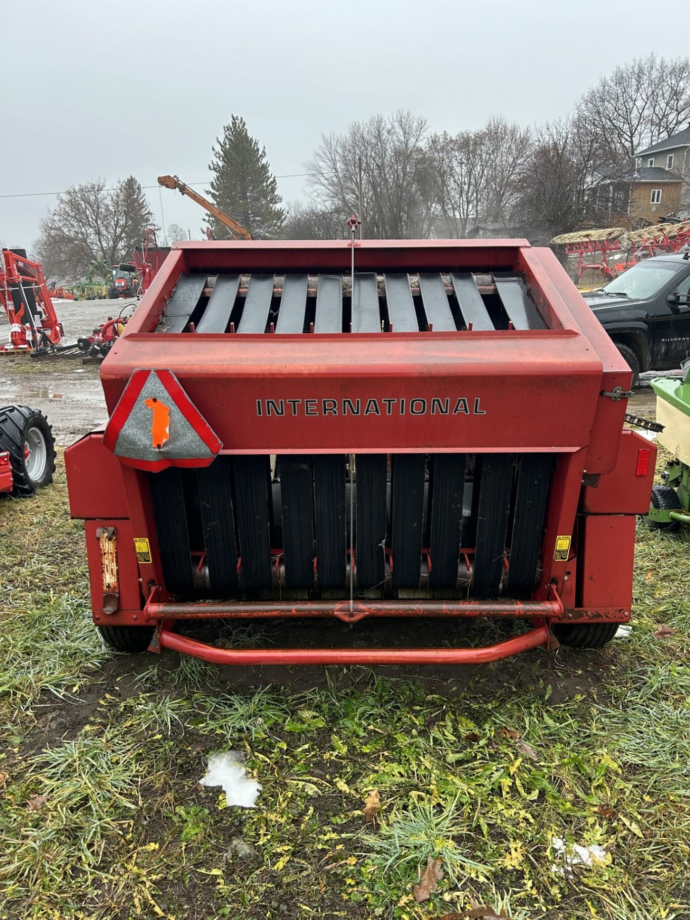 International 3450 Round Baler | Bromley Farm Supply Ltd - 1.613.649 ...