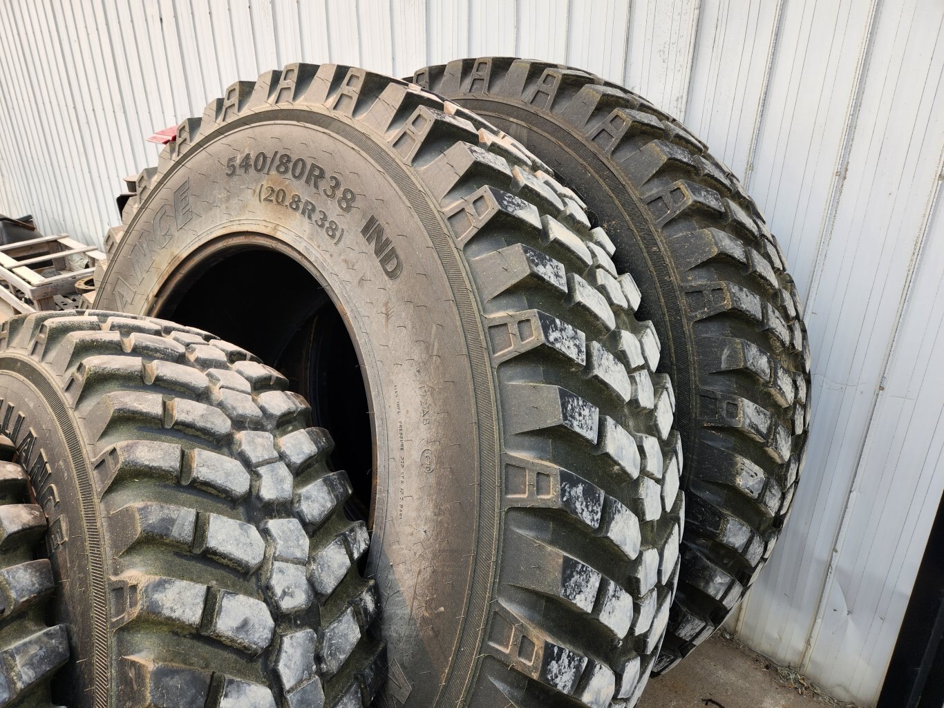 540/80R38 & 440/80R28 Alliance MultiUse 550 tires | Bob Mark Equipment ...