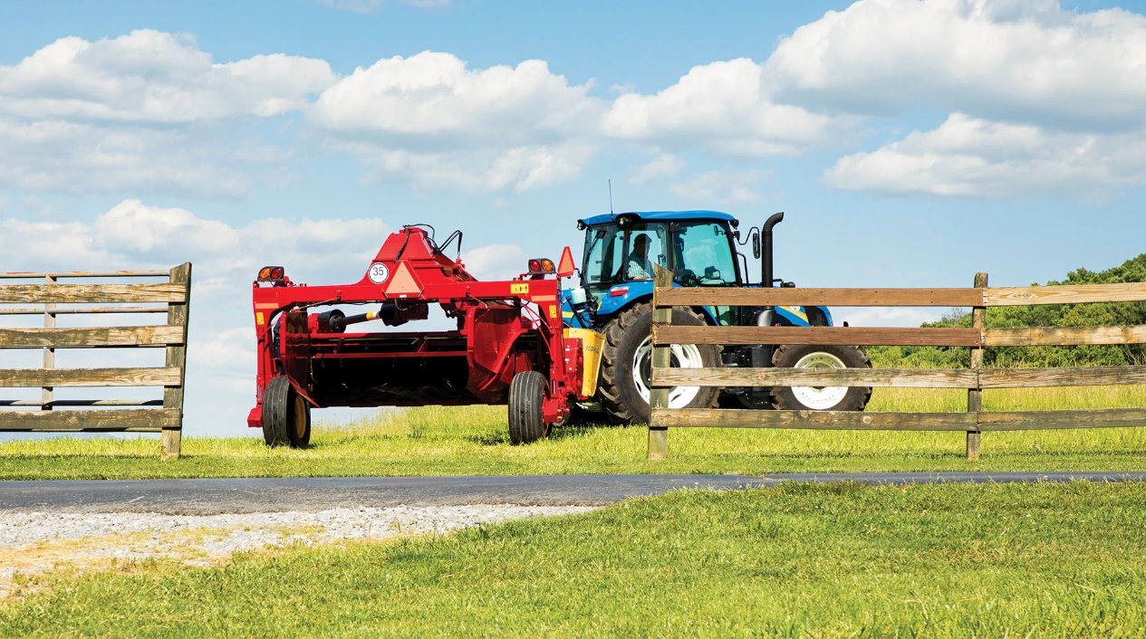 New Holland Discbine® PLUS Center Pivot Disc Mower Conditioners ...