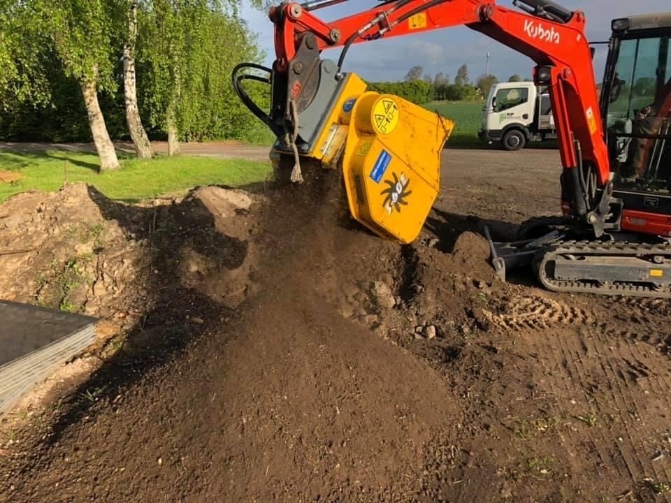 SCREENING BUCKETS - GYRU-STAR | Shaw Brother Attachments - Shipping to ...