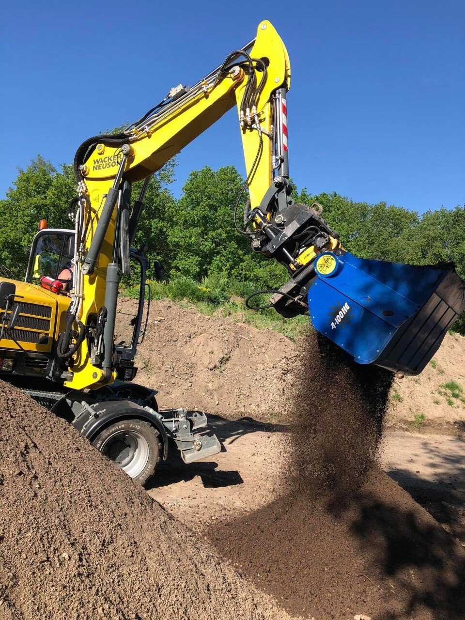 SCREENING BUCKETS - GYRU-STAR | Shaw Brother Attachments - Shipping to ...