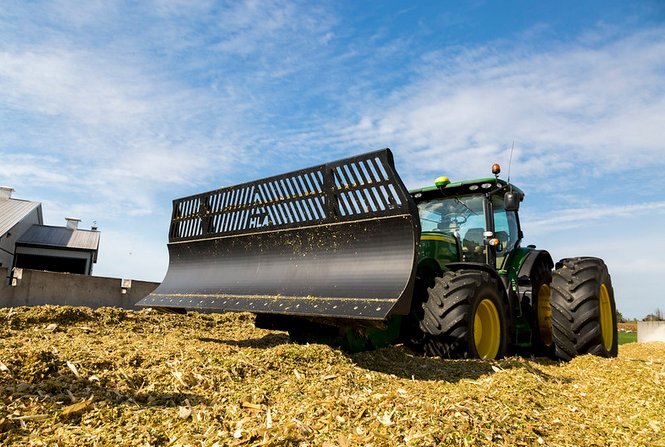 HLA 5000 Series Silage Blade Front Wheel Assist Tractors