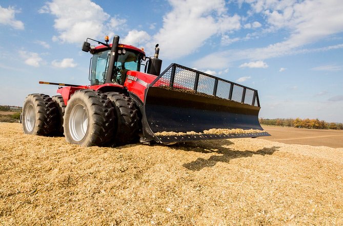 HLA 5000 Series Silage Blade Front Wheel Assist Tractors