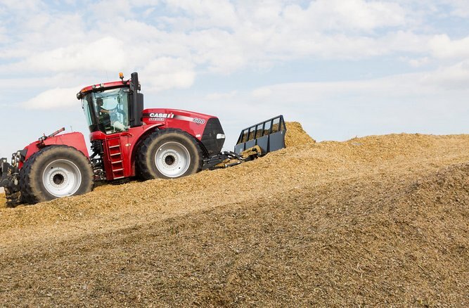 HLA 5000 Series Silage Blade Front Wheel Assist Tractors