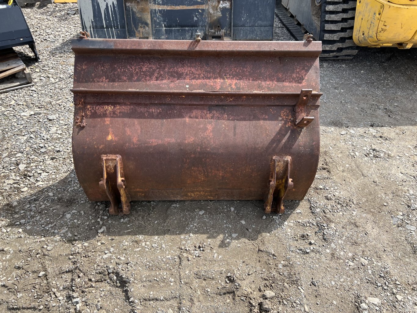 Used bucket for Sale | SALES | Smith's FARM EQUIPMENT, New Holland ...