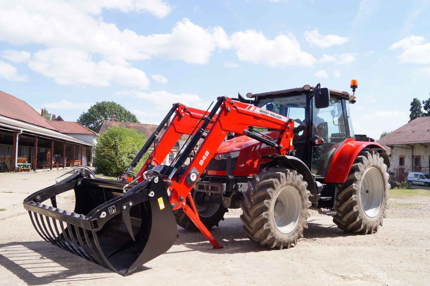 Massey Ferguson 5600 Series Mid Range Tractors