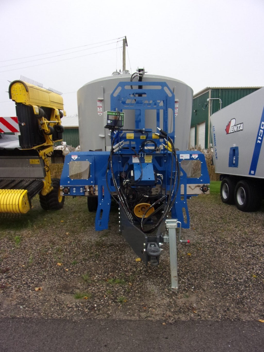 Penta 9630 Tmr Mixer | Embro Farm Systems - Embro Ontario, AG equipment