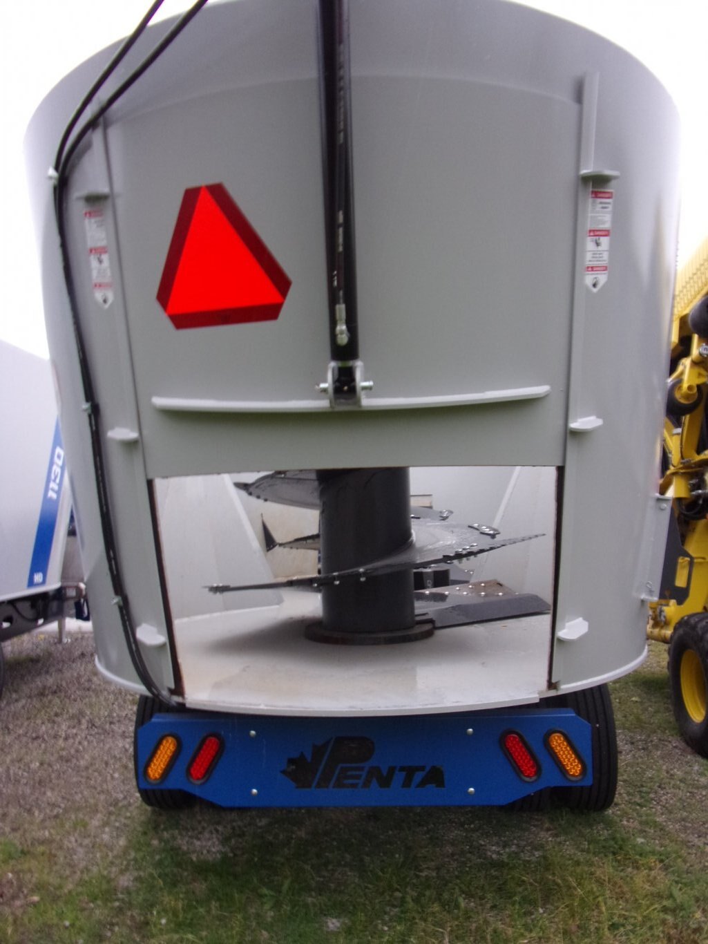 Penta 9630 Tmr Mixer | Embro Farm Systems - Embro Ontario, AG equipment