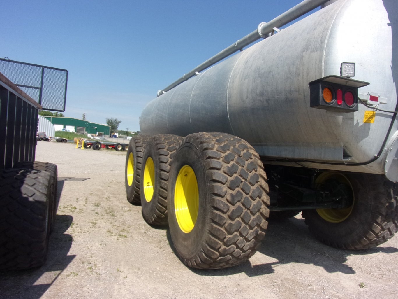 Husky Galvanized Tri-axle Liquid Manure Spreader | Embro Farm Systems ...