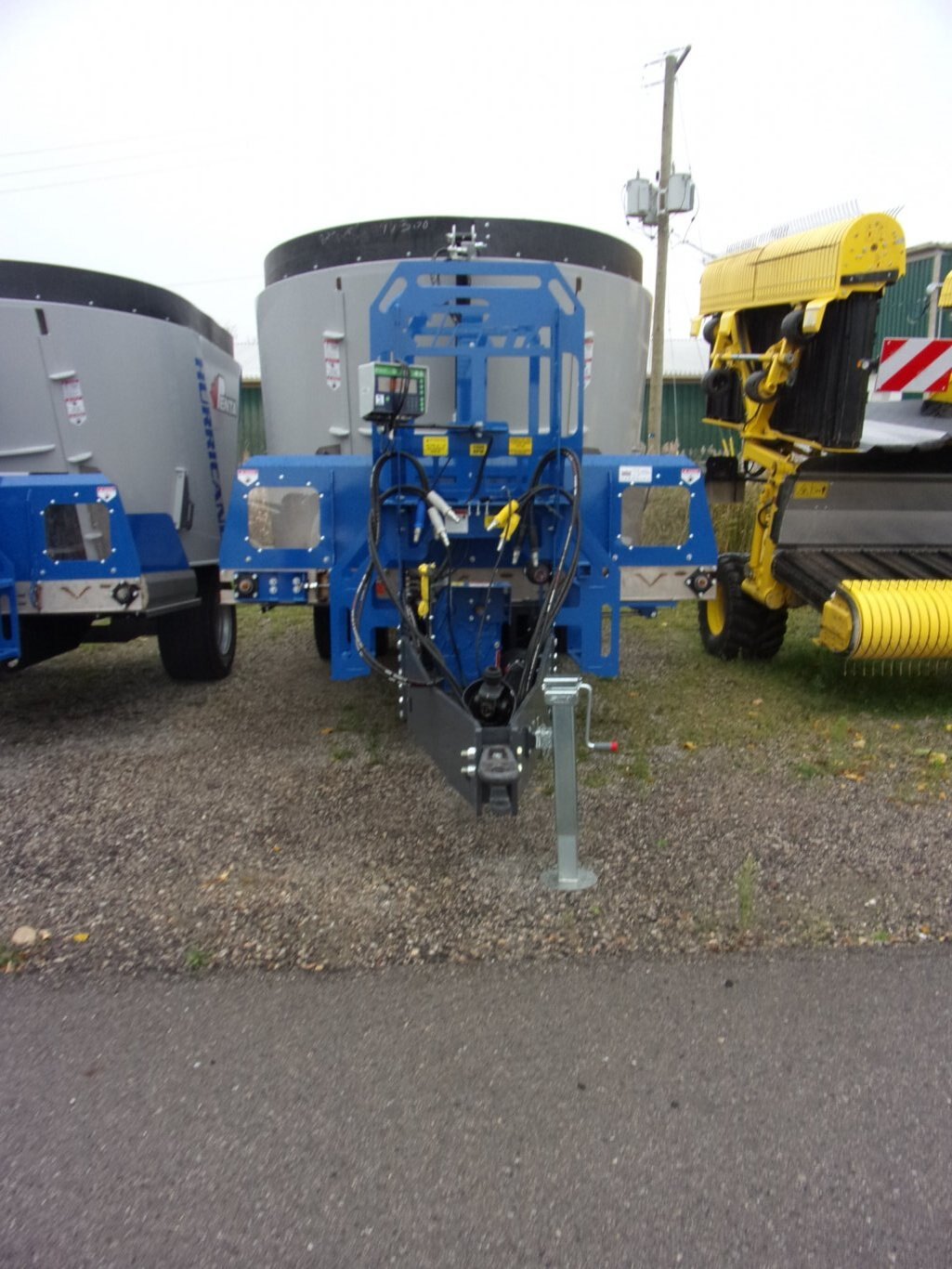 Penta 8030 HD TMR Mixer | Embro Farm Systems - Embro Ontario, AG equipment