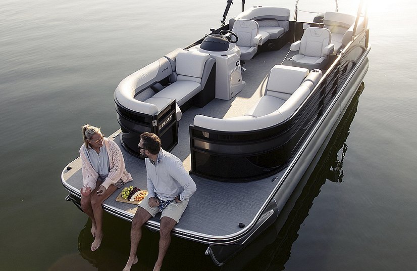 2025 Lowe Boats SS230 Walk Thru Winberry Metallic Fence w/Black Rails w ...