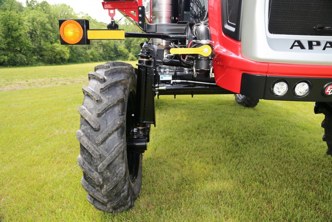 Apache AS1050 Sprayer | Van L Equipment | New and Used Farm Equipment ...