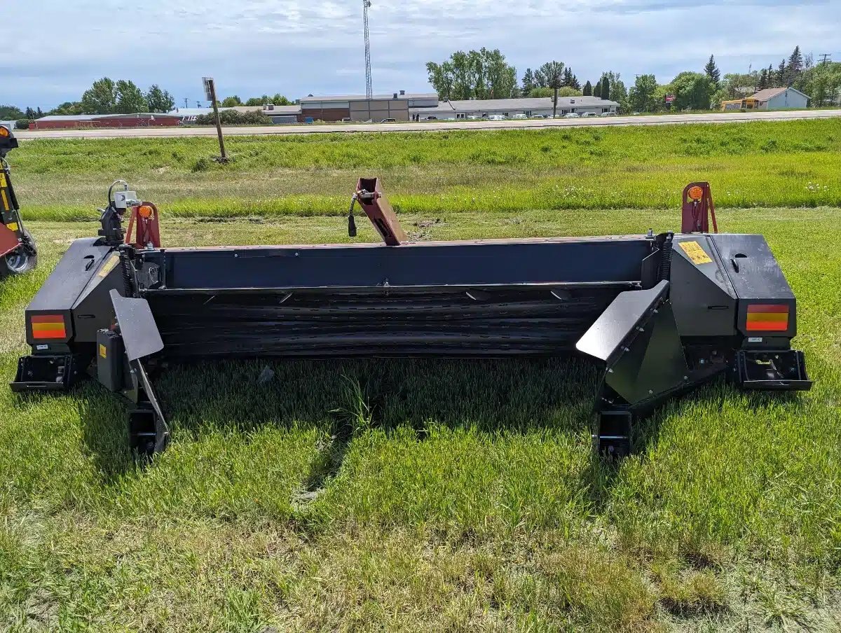 MacDon | Van L Equipment | New and Used Farm Equipment, southwest Manitoba