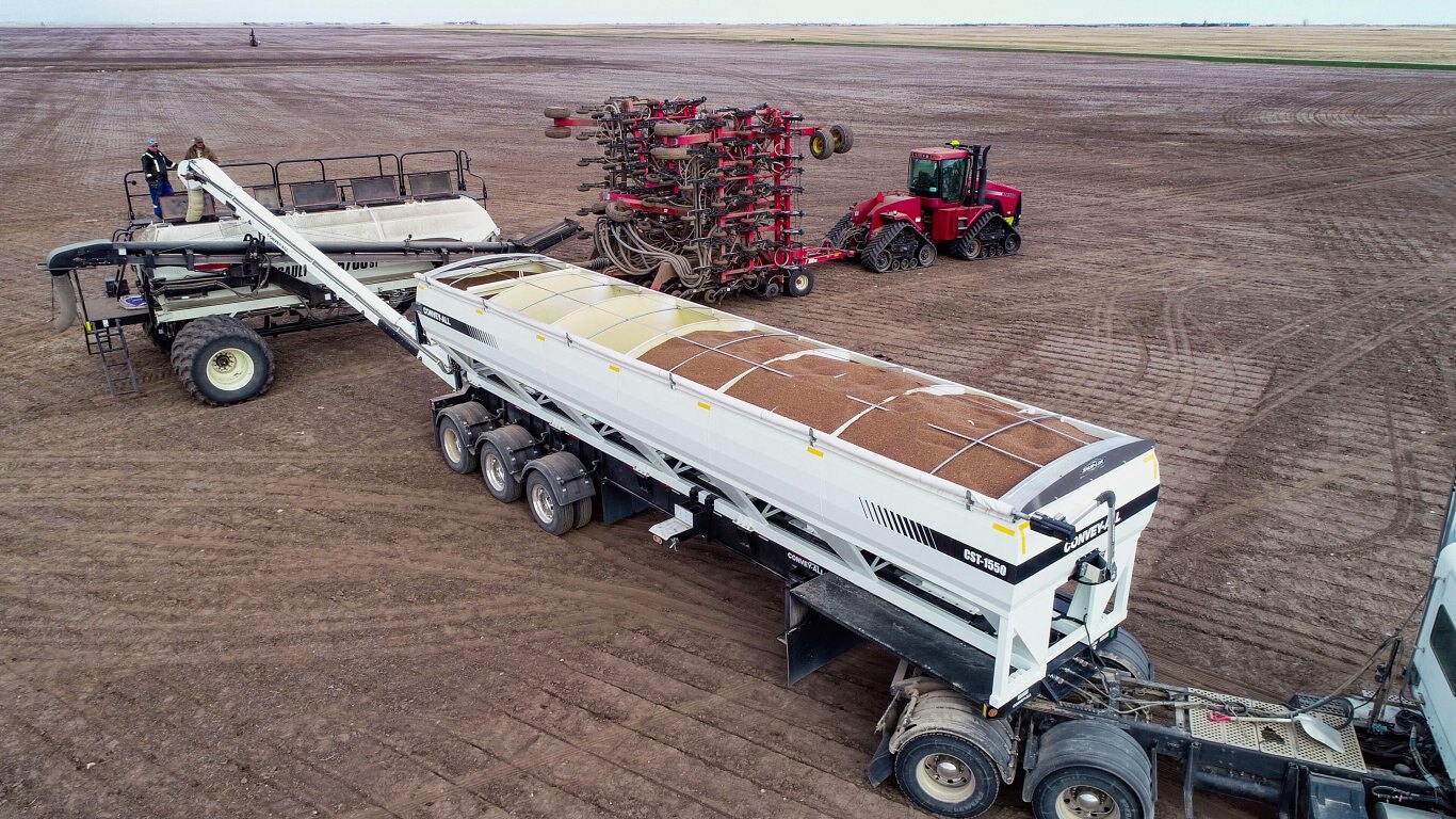 Convey-All CST-1550 Conveyor Unload Seed Tender and Fertilizer ...