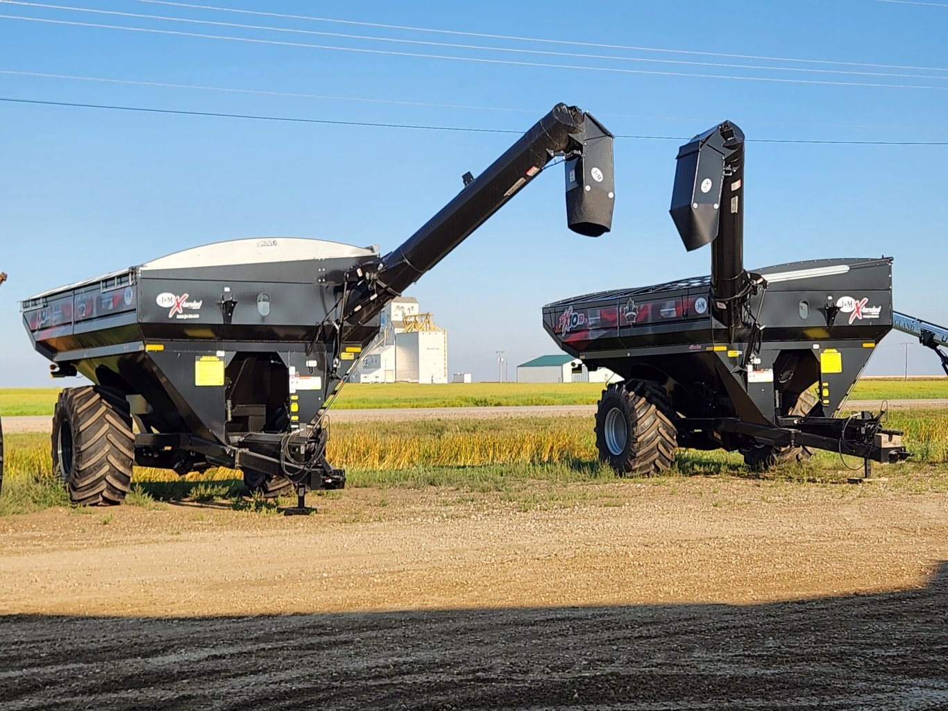 J&M Grain Carts for Sale in Manitoba | J and M Grain Carts