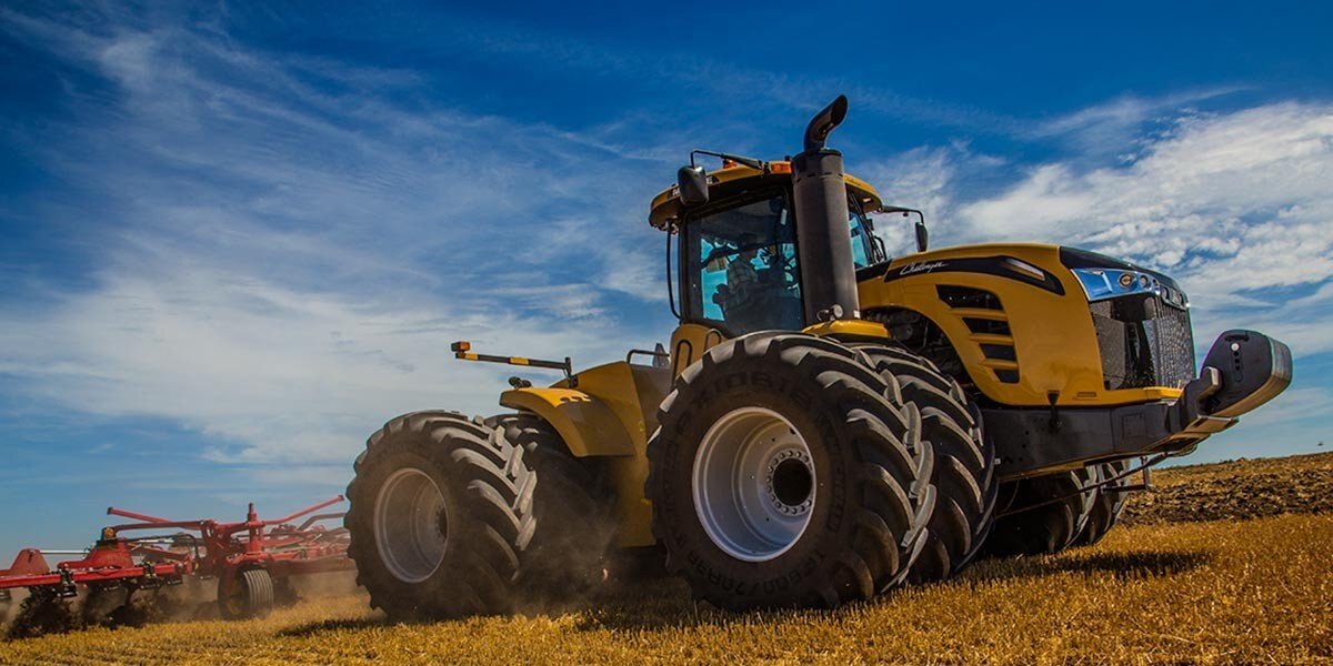 Challenger® MT900E Series Articulated 4 Wheel Drive Tractors