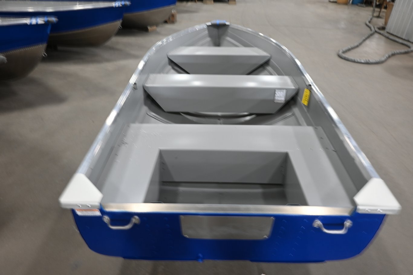 Mirrocraft 4652 UTILITY V SERIES Sportsman 12" | mr77f324 | Home ...