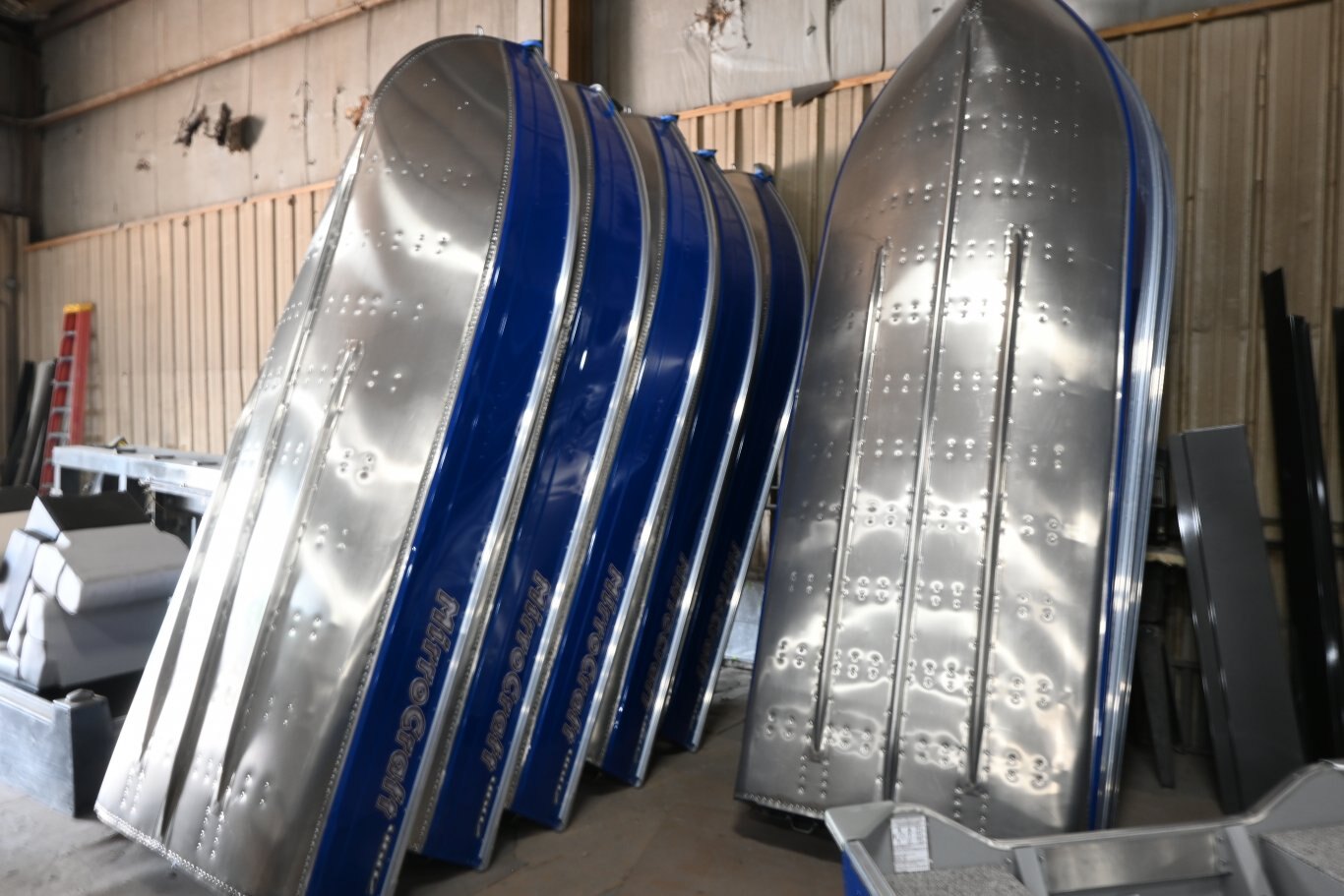 Mirrocraft 4652 UTILITY V SERIES Sportsman 12" | mr77f324 | Home ...