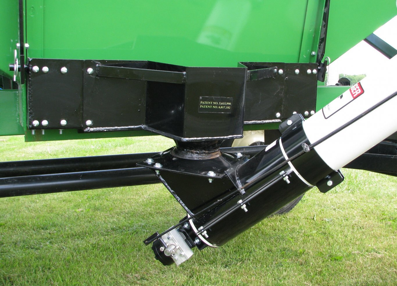 Market Replacement Auger Tubes & Flighting | Equipment Ontario | CASE ...