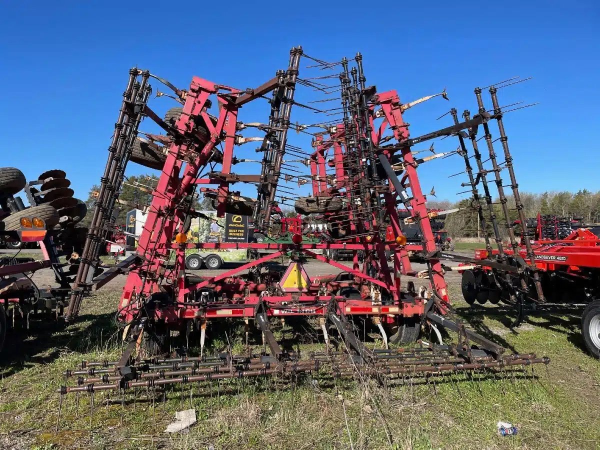 Wil-Rich 3400 | T01252 | Equipment Ontario | CASE IH MAHINDRA JBC FARM ...