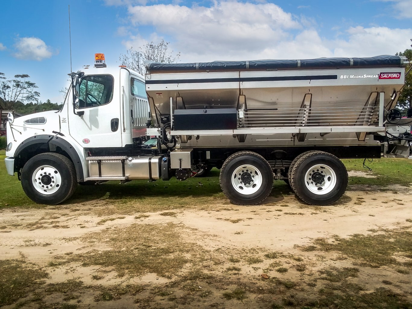 Salford MAGNASPREAD TRUCK MOUNT SPINNER SPREADER | Equipment Ontario ...