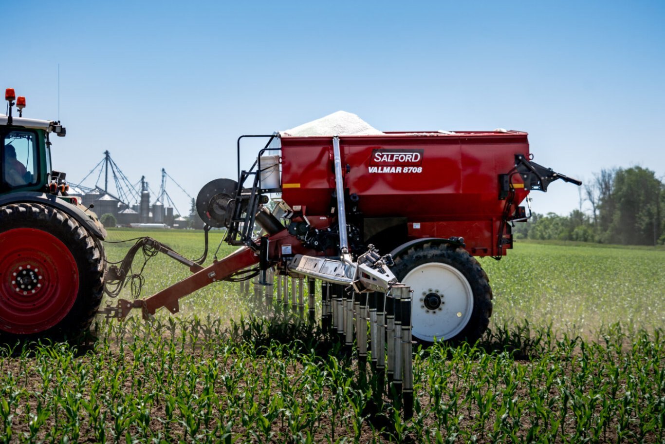 Salford 8700 APPLICATOR | Equipment Ontario | CASE IH MAHINDRA JCB ...
