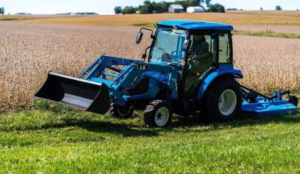 Advantage Tractor & Implement Limited