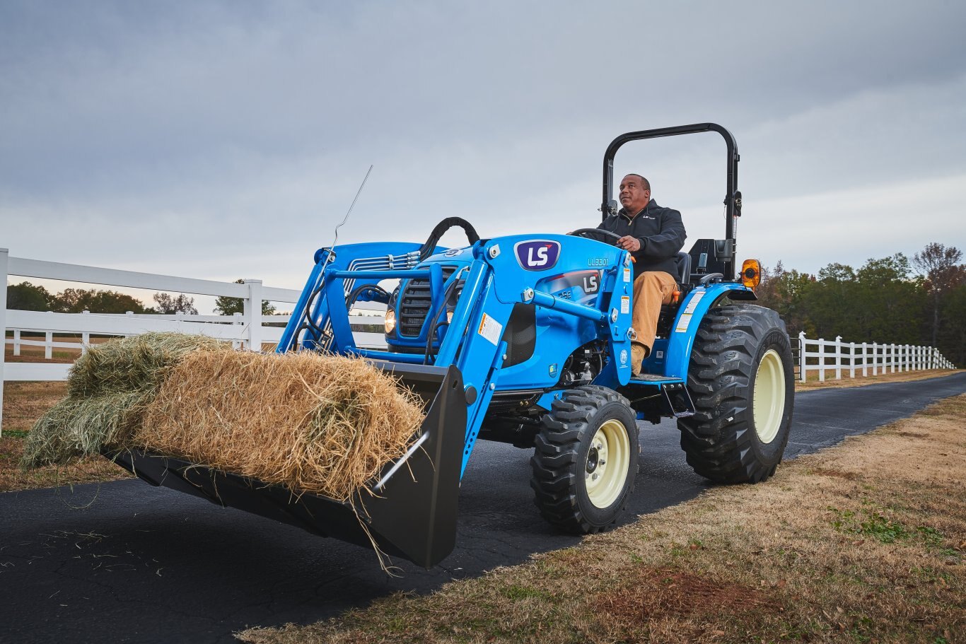 Advantage Tractor & Implement Limited