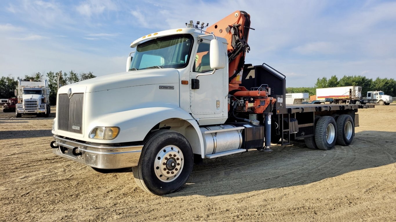 2001 International 9200i T/A Knuckle Picker Boom Flatbed Truck | RR ...