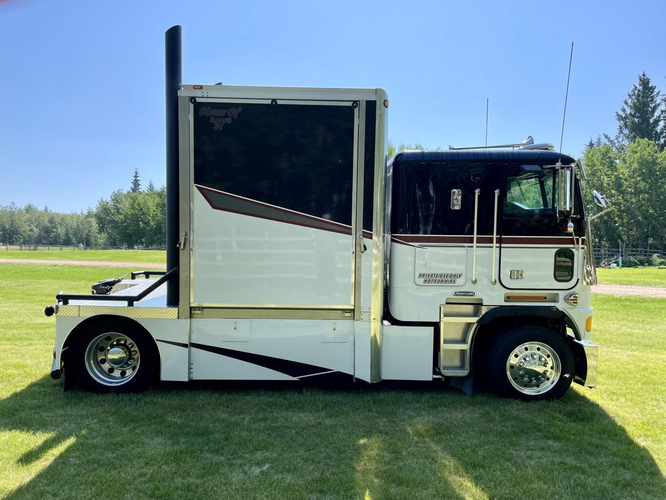 1997 Freightliner FLB S/A Cabover Truck Tractor w/Garage | RRKD97 ...