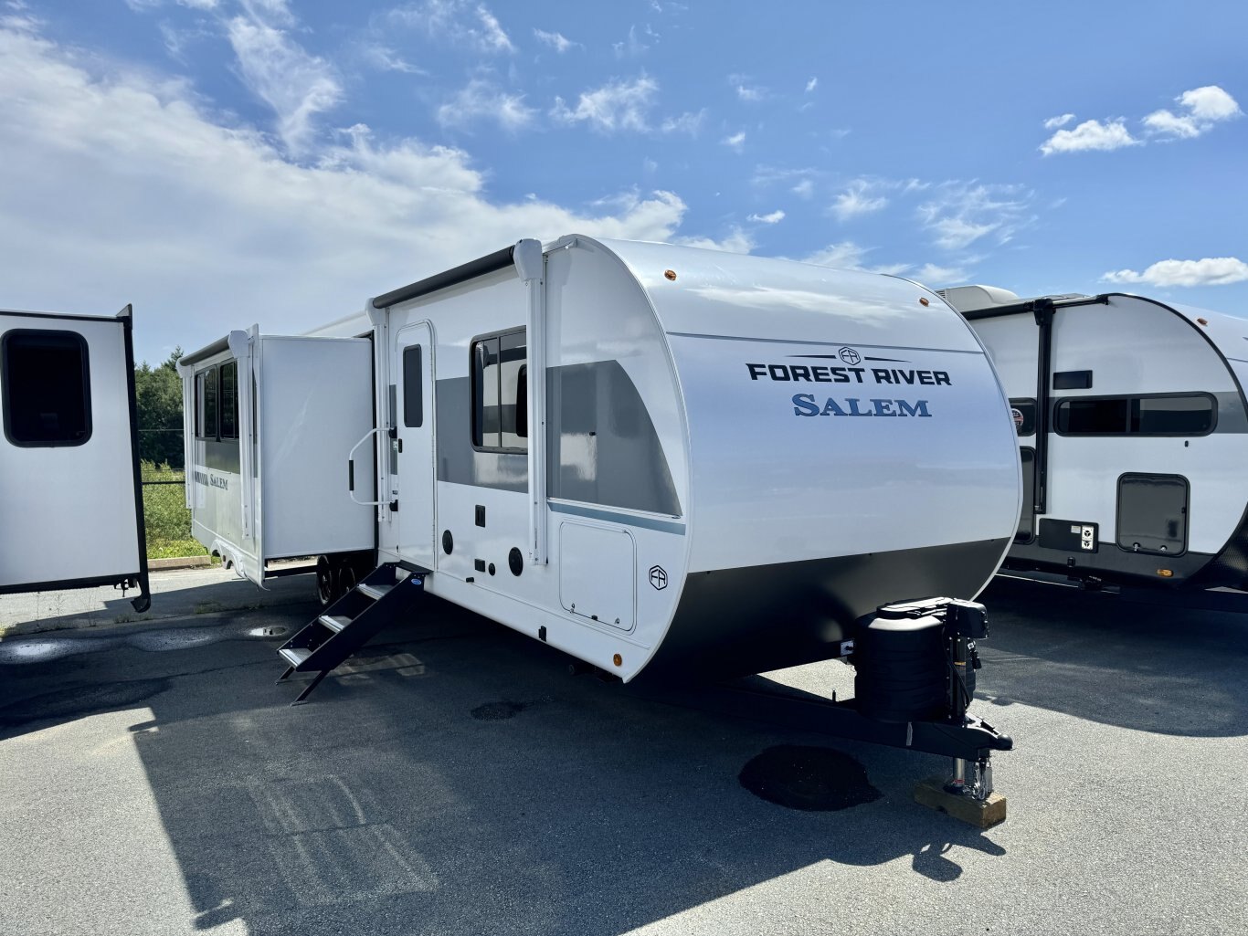 2025 Forest River SALEM 27RE | Young's RV | Making your RV lifestyle ...