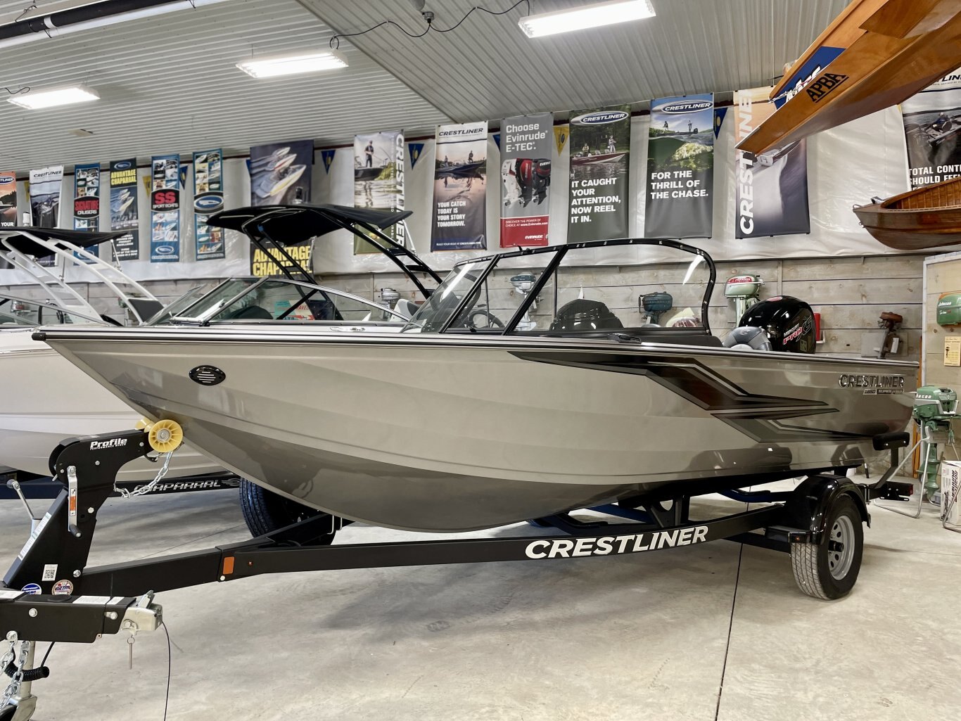 2024 Crestliner 1850 Super Hawk Jump Seat