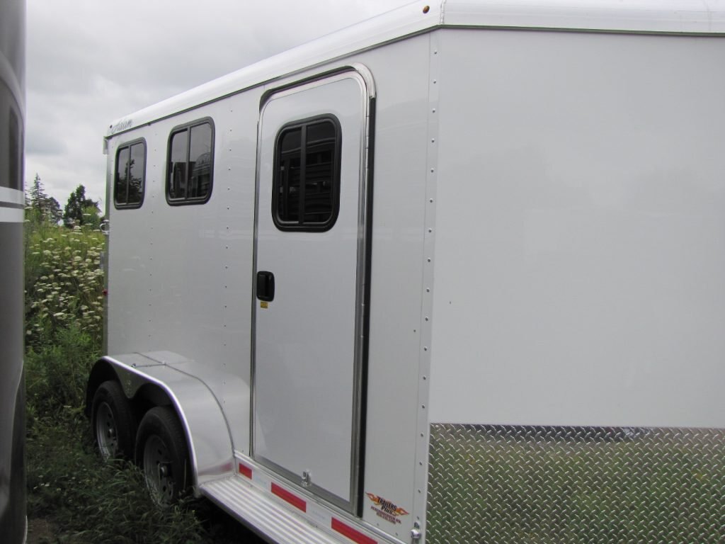 Adams Trailers 2 Horse Slant Load Trailer | Mustang M2040 | Ontario Trailers for Sale: Trailers ...
