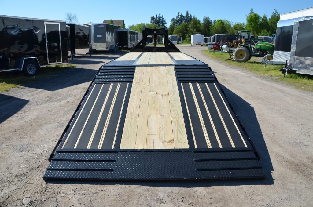 Diamond C 32\' Equipment Trailer | FMAX212L32X102HDT | Ontario Trailers ...